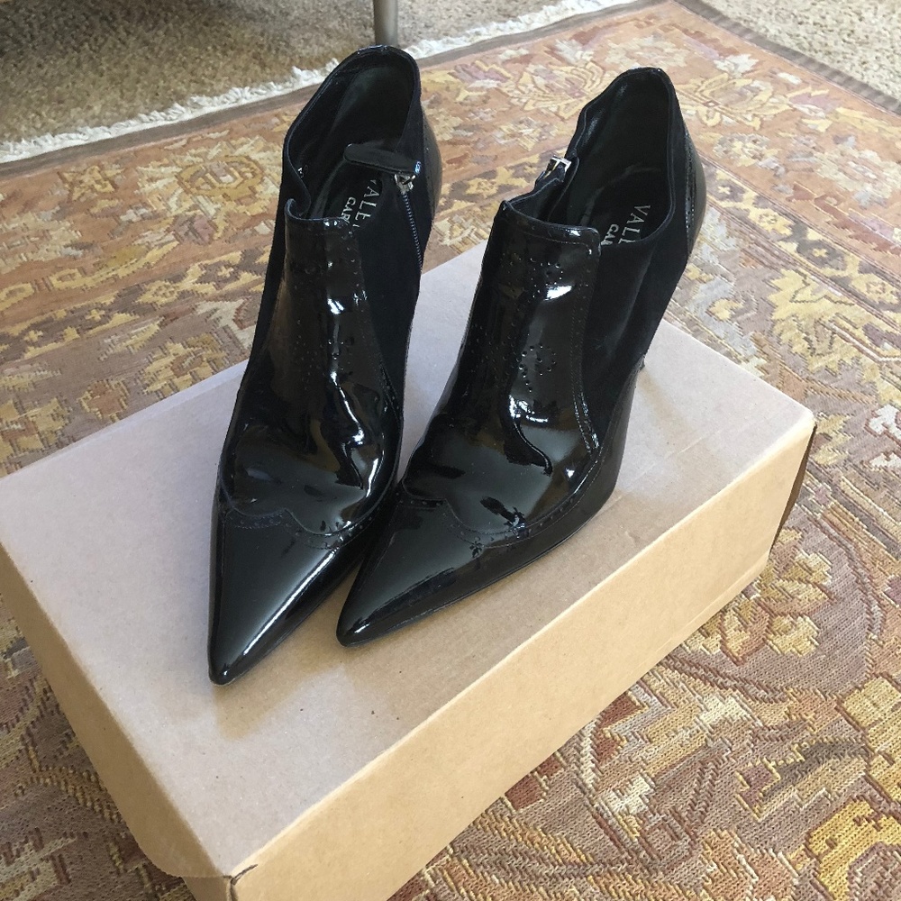 Valentino Garavani Black Patent Leather Booties - Gem
